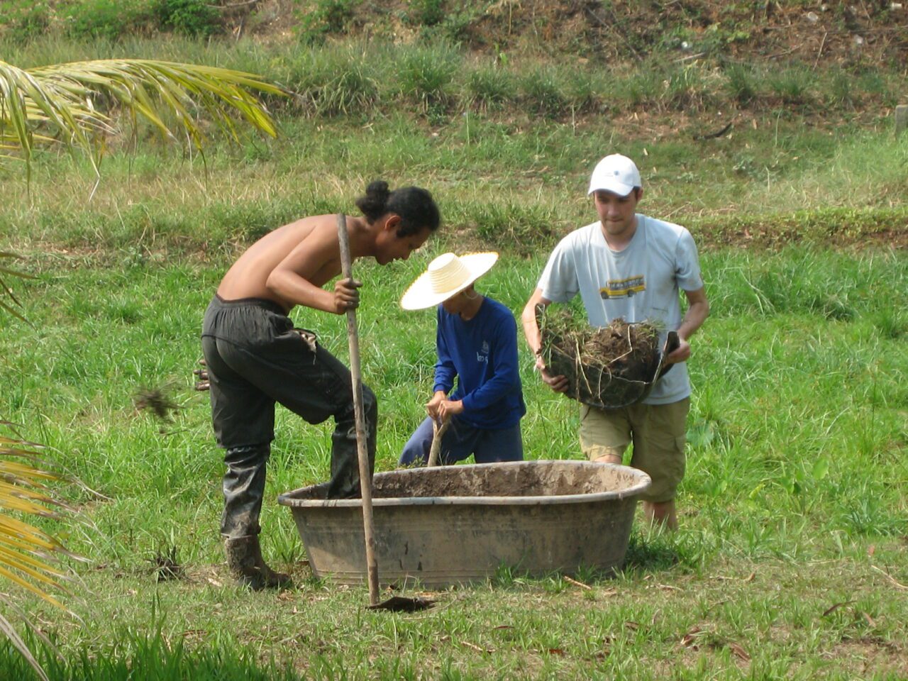 Mud Brick Making for Eco Friendly Homes | Mundo Exchange